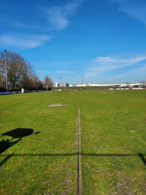 Aanleg automatisch voetbalveld beregening